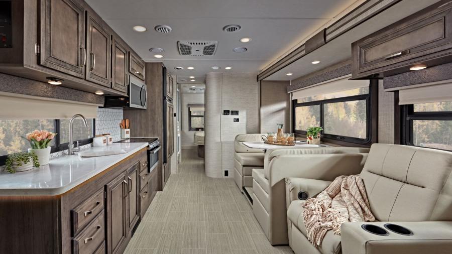 Class C Motorhomes from Traveland RV - Traveland RV Blog